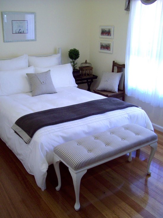 45 Guest Bedroom Ideas | Small Guest Room Decor Ideas, Essentials