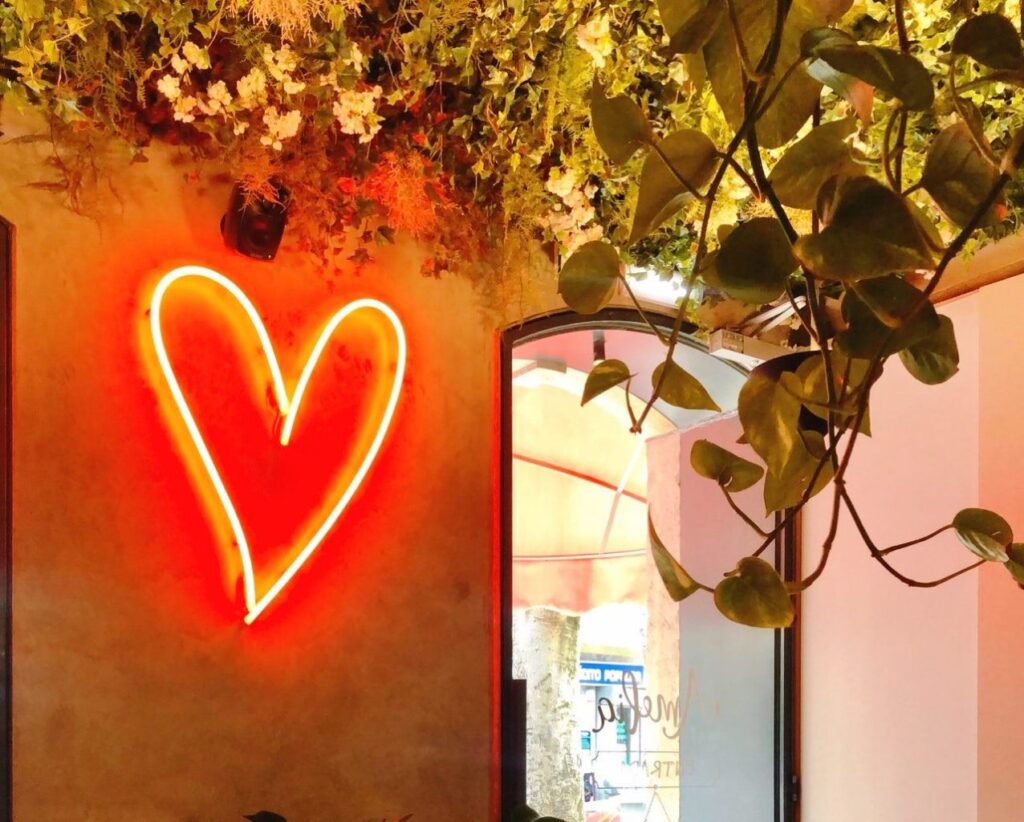 How To Put Neon Lights in Your Room | Ultimate Home Ideas